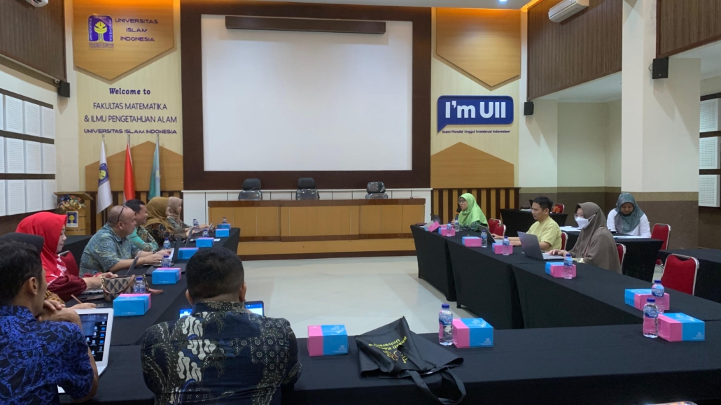 Universitas Bhakti Kencana (UBK) Bandung Lakukan Studi Banding ke ...